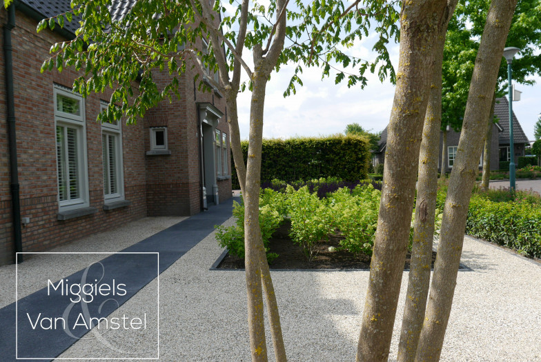 Strakke voortuin | De Tuinen van Appeltern