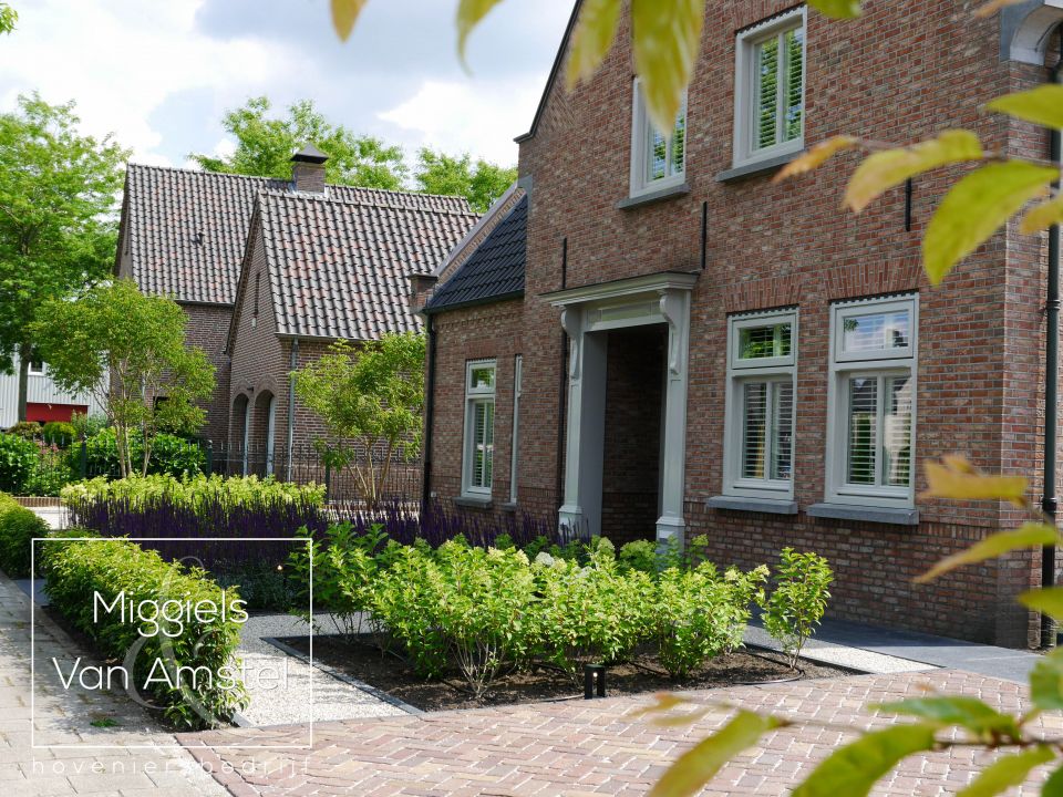 Strakke voortuin | De Tuinen van Appeltern