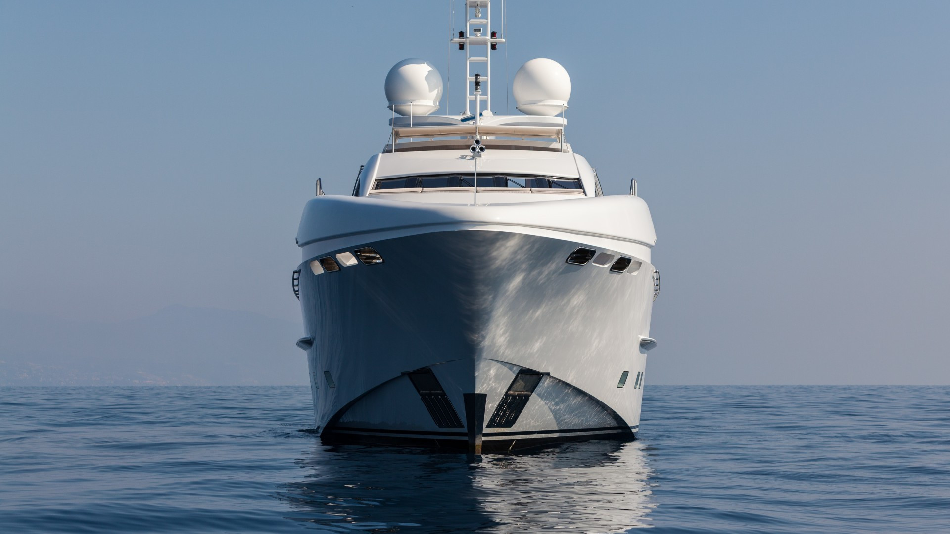 40 MTR CUSTOM SEMI-DISPLACEMENT | Omega Architects